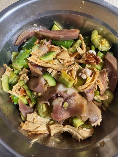 凉拌黄瓜豆油皮怎么做_豆油皮要不要焯水-第1张图片-山城妙识