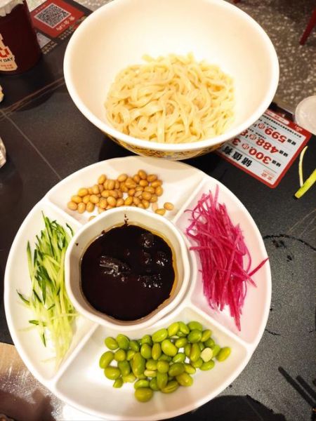 老北京炸酱面菜码有哪些_正宗菜码怎么搭配-第3张图片-山城妙识 老北京炸酱面菜码有哪些_正宗菜码怎么搭配-第3张图片-山城妙识