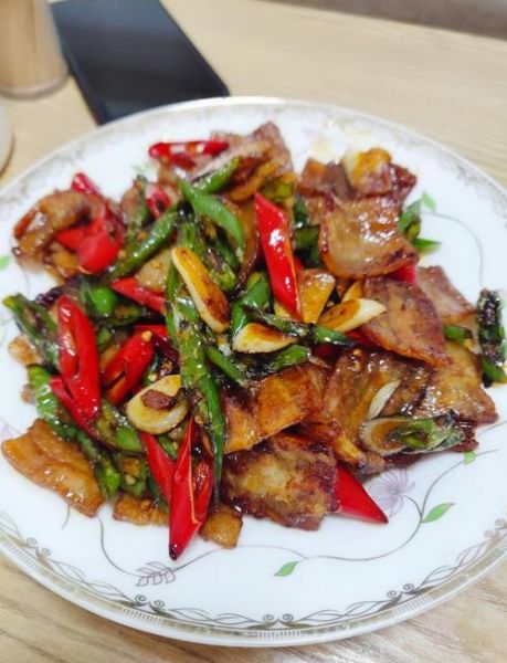 农家小炒肉不辣怎么做_不放辣椒的小炒肉做法-第1张图片-山城妙识 农家小炒肉不辣怎么做_不放辣椒的小炒肉做法-第1张图片-山城妙识