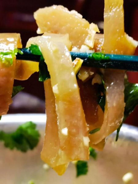 凉拌猪皮怎么做好吃_猪皮焯水多久才Q弹-第2张图片-山城妙识 凉拌猪皮怎么做好吃_猪皮焯水多久才Q弹-第2张图片-山城妙识