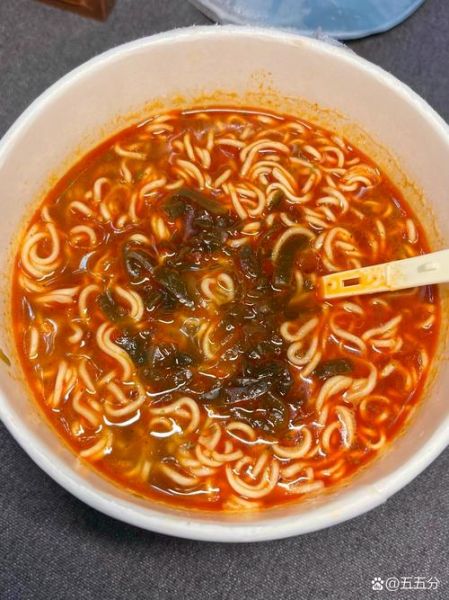 香锅方便面怎么做好吃_香锅方便面做法步骤-第2张图片-山城妙识