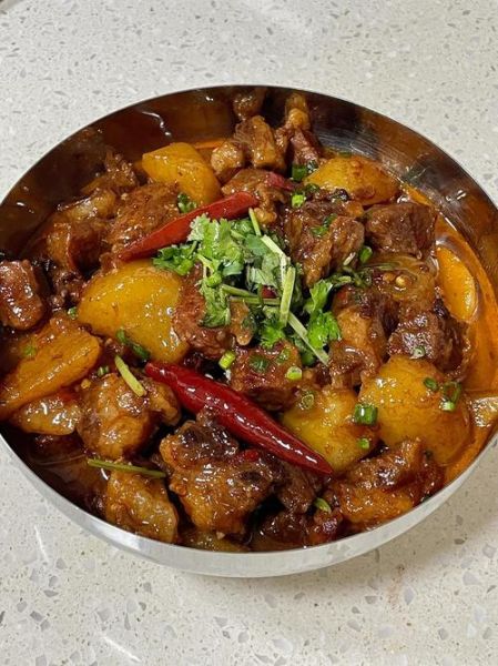 土豆炖牛腩炖多久能熟_牛腩炖多久才软烂-第1张图片-山城妙识 土豆炖牛腩炖多久能熟_牛腩炖多久才软烂-第1张图片-山城妙识