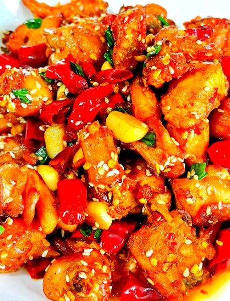 辣子鸡怎么炒好吃又简单家常_辣子鸡用鸡腿还是整鸡-第1张图片-山城妙识 辣子鸡怎么炒好吃又简单家常_辣子鸡用鸡腿还是整鸡-第1张图片-山城妙识