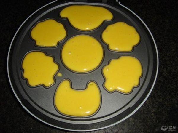 卡通蛋糕机怎么做蛋糕_卡通蛋糕机做蛋糕步骤-第3张图片-山城妙识 卡通蛋糕机怎么做蛋糕_卡通蛋糕机做蛋糕步骤-第3张图片-山城妙识