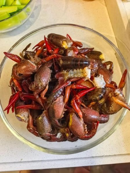 家庭版爆炒小龙虾怎么做_小龙虾清洗去腥技巧-第2张图片-山城妙识