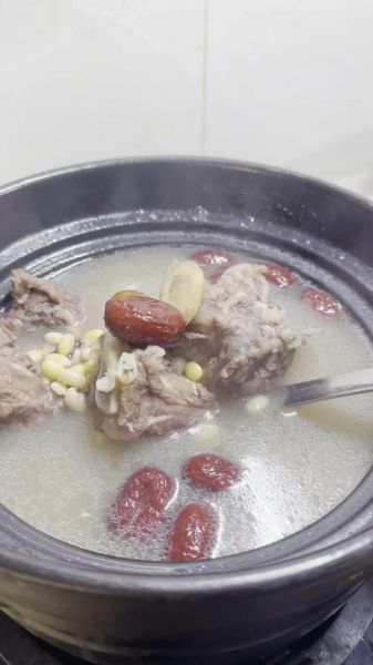 牛骨头汤怎么熬才白_熬牛骨头汤需要焯水吗-第2张图片-山城妙识 牛骨头汤怎么熬才白_熬牛骨头汤需要焯水吗-第2张图片-山城妙识