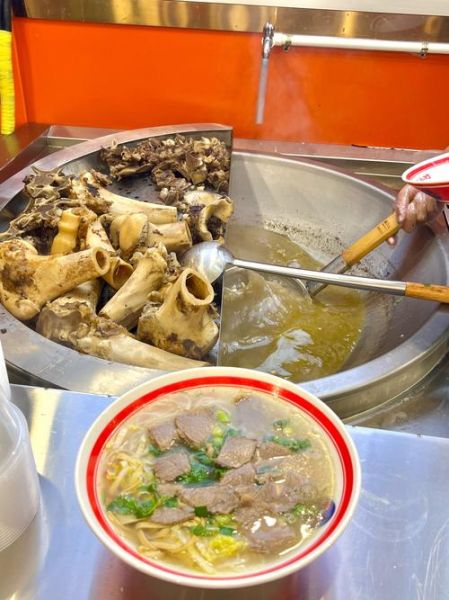 牛骨头汤怎么熬才白_熬牛骨头汤需要焯水吗-第3张图片-山城妙识 牛骨头汤怎么熬才白_熬牛骨头汤需要焯水吗-第3张图片-山城妙识