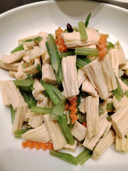 凉拌腐竹芹菜怎么做_凉拌腐竹芹菜热量高吗-第1张图片-山城妙识 凉拌腐竹芹菜怎么做_凉拌腐竹芹菜热量高吗-第1张图片-山城妙识