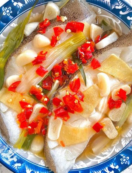 清蒸比目鱼怎么做才鲜嫩_清蒸比目鱼蒸几分钟最佳-第1张图片-山城妙识 清蒸比目鱼怎么做才鲜嫩_清蒸比目鱼蒸几分钟最佳-第1张图片-山城妙识