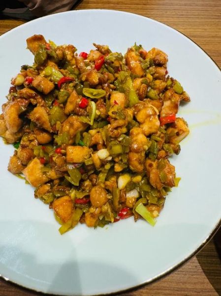 辣椒炒鸡怎么做_辣椒炒鸡最正宗的做法-第3张图片-山城妙识 辣椒炒鸡怎么做_辣椒炒鸡最正宗的做法-第3张图片-山城妙识