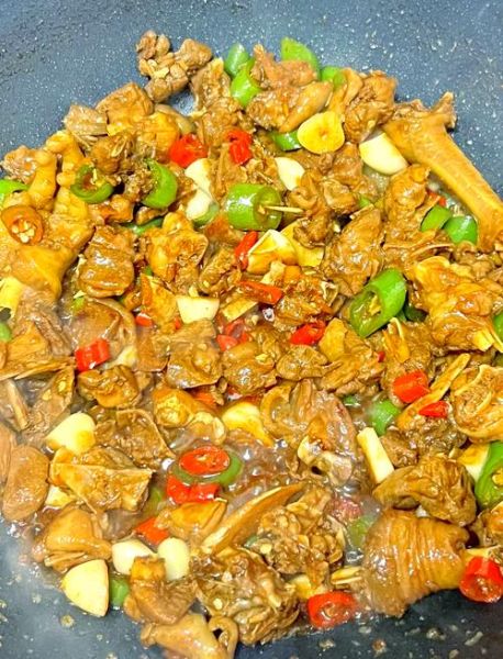 辣椒炒鸡怎么做_辣椒炒鸡最正宗的做法-第2张图片-山城妙识 辣椒炒鸡怎么做_辣椒炒鸡最正宗的做法-第2张图片-山城妙识