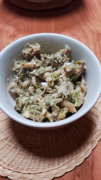 蒸槐花怎么做才好吃_蒸槐花需要焯水吗-第1张图片-山城妙识 蒸槐花怎么做才好吃_蒸槐花需要焯水吗-第1张图片-山城妙识