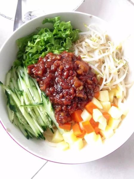 肉丁炸酱怎么做好吃_炸酱面肉丁选什么部位-第1张图片-山城妙识 肉丁炸酱怎么做好吃_炸酱面肉丁选什么部位-第1张图片-山城妙识