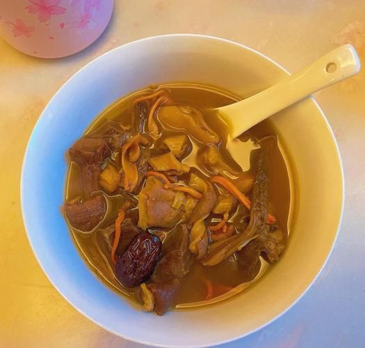 猪肚菌菇汤的做法大全_猪肚菌菇汤怎么炖才白-第1张图片-山城妙识 猪肚菌菇汤的做法大全_猪肚菌菇汤怎么炖才白-第1张图片-山城妙识