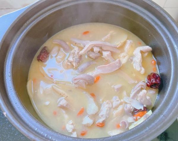 猪肚鸡汤上火吗_孕妇能喝吗-第1张图片-山城妙识 猪肚鸡汤上火吗_孕妇能喝吗-第1张图片-山城妙识