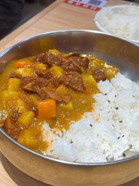 咖喱牛肉饭怎么做_咖喱牛肉饭的家常做法-第1张图片-山城妙识