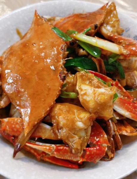 葱爆炒梭子蟹怎么炒才鲜嫩_梭子蟹去腥技巧-第1张图片-山城妙识 葱爆炒梭子蟹怎么炒才鲜嫩_梭子蟹去腥技巧-第1张图片-山城妙识