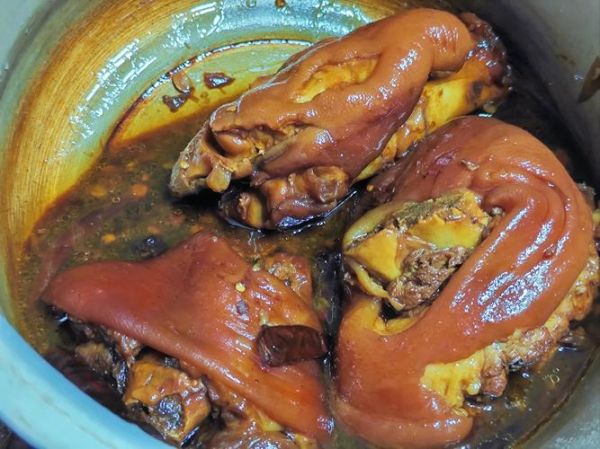 酱猪蹄的做法及配料_怎么炖软烂不腥-第1张图片-山城妙识 酱猪蹄的做法及配料_怎么炖软烂不腥-第1张图片-山城妙识