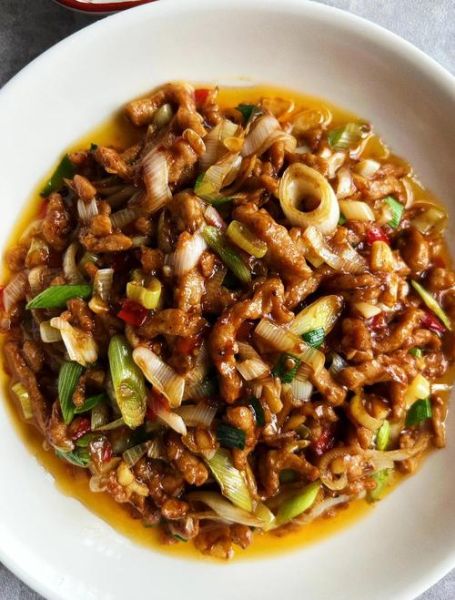 葱头炒肉家常做法_葱头炒肉怎么做好吃-第1张图片-山城妙识 葱头炒肉家常做法_葱头炒肉怎么做好吃-第1张图片-山城妙识