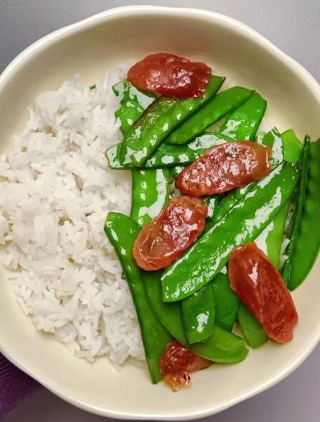 腊肠荷兰豆怎么炒好吃_腊肠荷兰豆的家常做法-第2张图片-山城妙识 腊肠荷兰豆怎么炒好吃_腊肠荷兰豆的家常做法-第2张图片-山城妙识