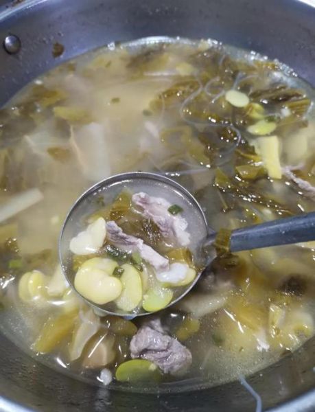 酸菜粉丝汤怎么做才好喝_酸菜粉丝汤的做法窍门-第1张图片-山城妙识