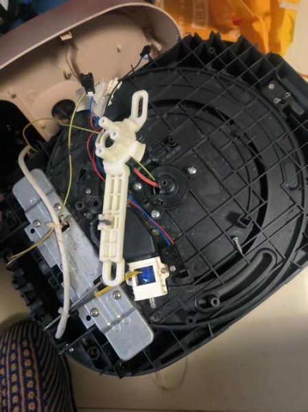 苏泊尔电压力锅怎么拆_苏泊尔电压力锅拆解图-第2张图片-山城妙识 苏泊尔电压力锅怎么拆_苏泊尔电压力锅拆解图-第2张图片-山城妙识