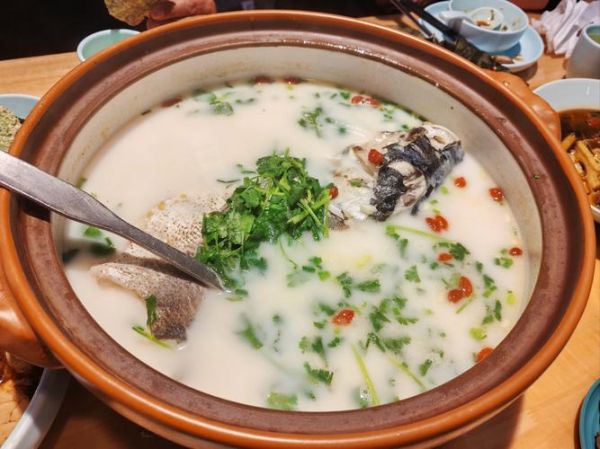 白鲢鱼头怎么做好吃_白鲢鱼头汤的家常做法-第2张图片-山城妙识 白鲢鱼头怎么做好吃_白鲢鱼头汤的家常做法-第2张图片-山城妙识